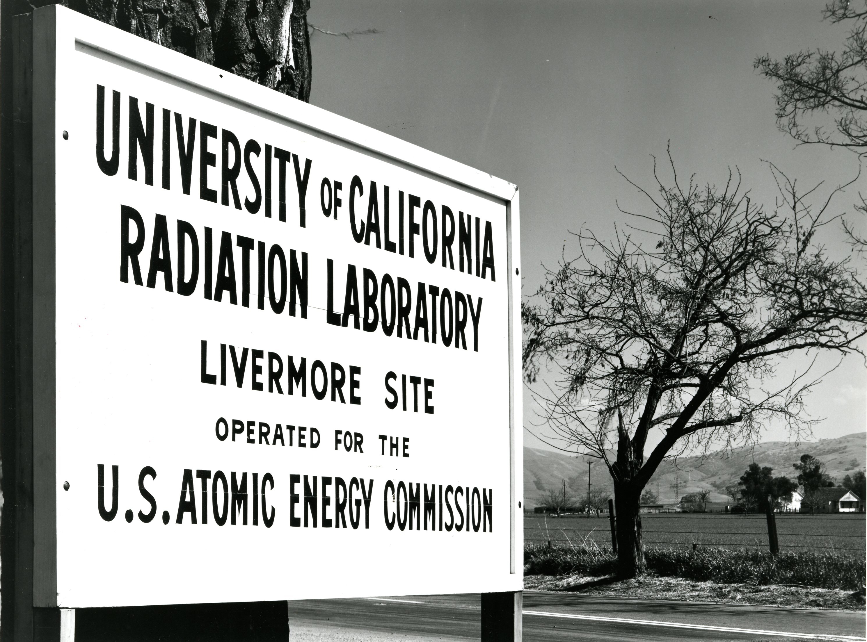 2020 | Physics told through History, Tom Ramos